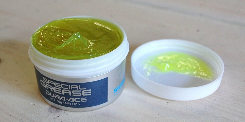 گریس پایه سدیم چیست؟ | معرفی 5 کاربرد مهم آن